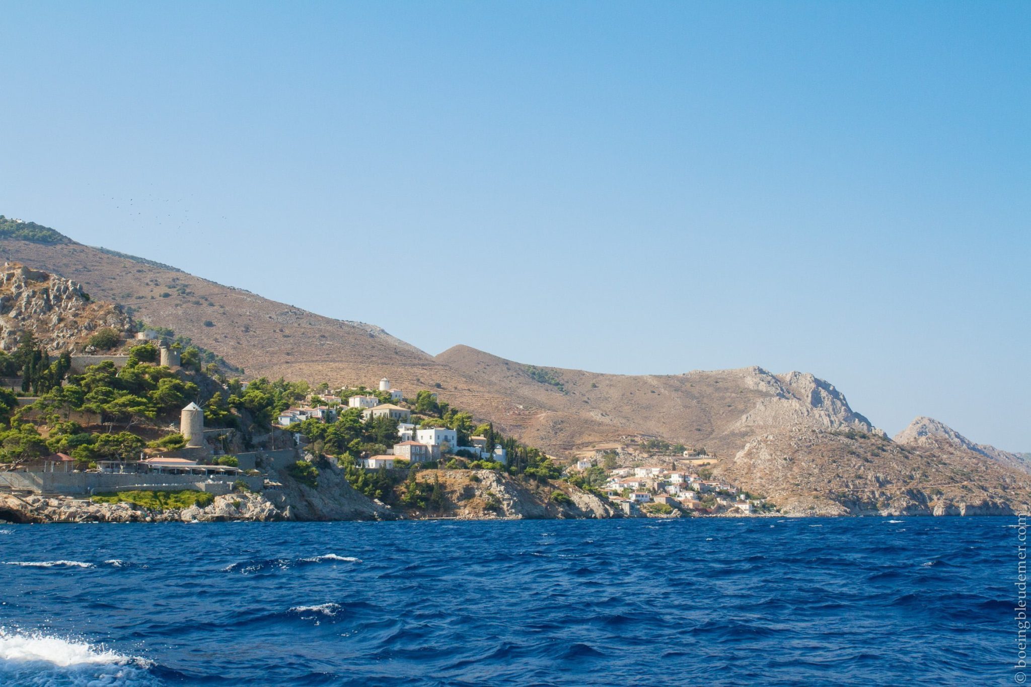La Pittoresque île d’Hydra en Grèce – Sur un Boeing Bleu de Mer